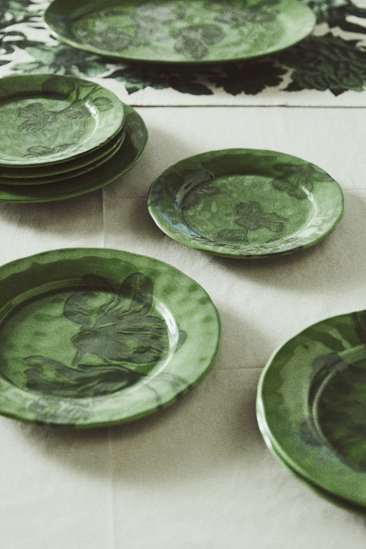 Patterned Stoneware Medium-Sized Plate - Khaki green/floral - Home All ...