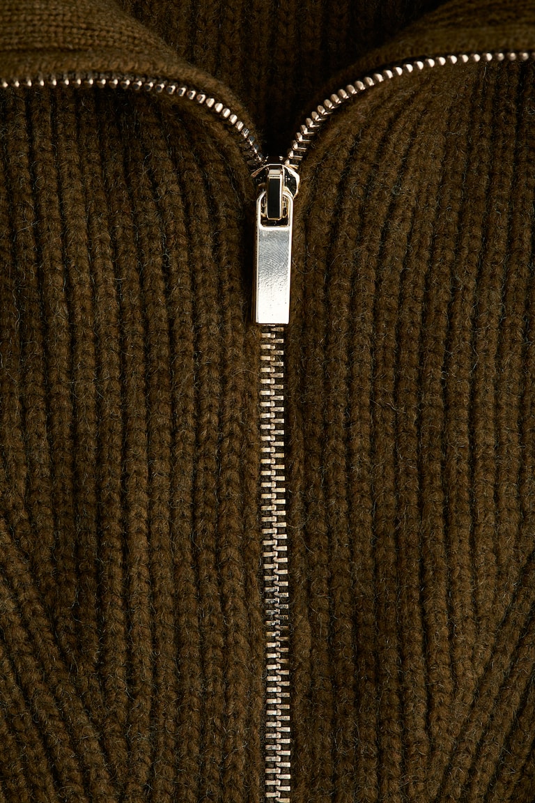 Suéter acanalado con zíper superior - Verde caqui oscuro - Ladies | H&M MX