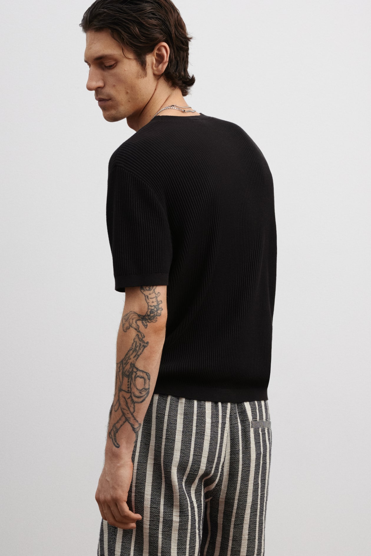 Men’s Black Regular Fit Rib-Knit T-shirt | H&M CA